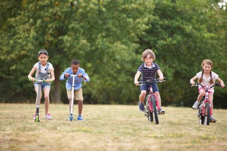 Kinder ruhig stellen, statt Kinder sein lassen