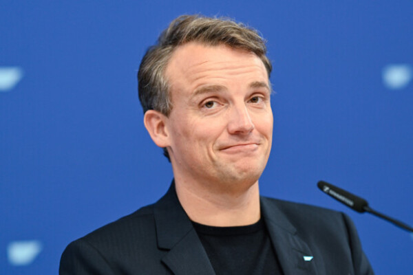 Die deutsche CEO-PR-Formel: Stellen im Land kürzen, dann AfD markieren